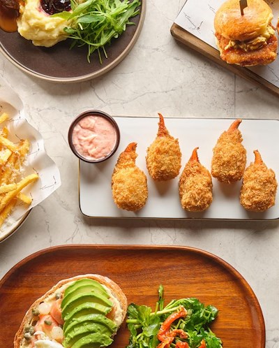 Feast on Local and Western Cuisines | Singapore Marriott Tang Plaza Hotel