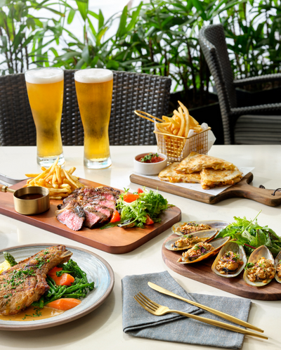 Feast on Local and Western Cuisines | Singapore Marriott Tang Plaza Hotel